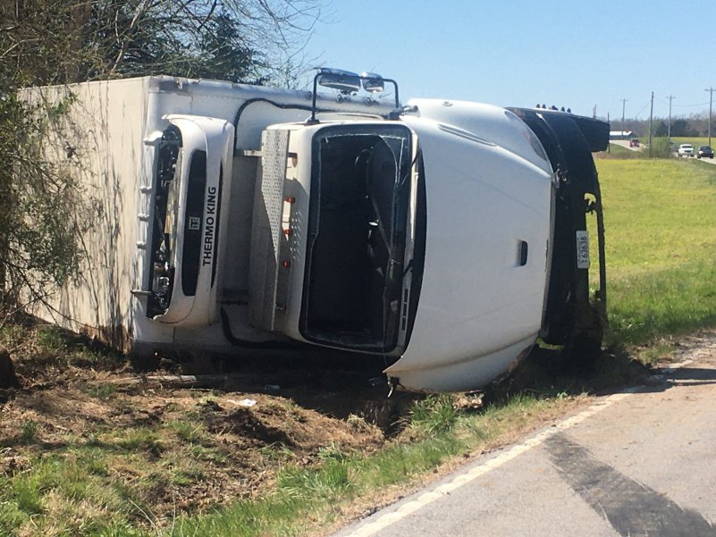 Knoxville Man Airlifted After Sunday Rollover Crash Wjle Radio